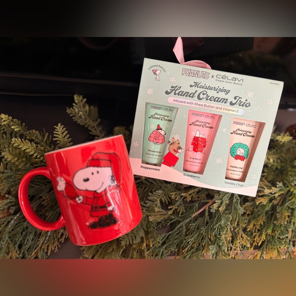 Peanuts | Bath & Body | Peanuts Bundle Include Peanut Mug And Celavi ...